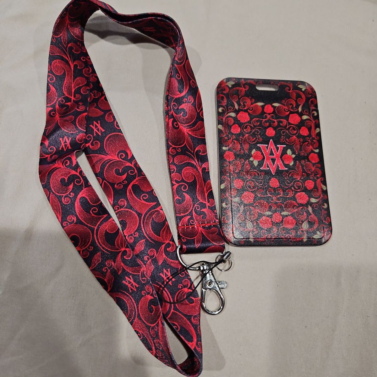 Vampire Academy lanyard by Richelle Mead, Paperback | Pangobooks