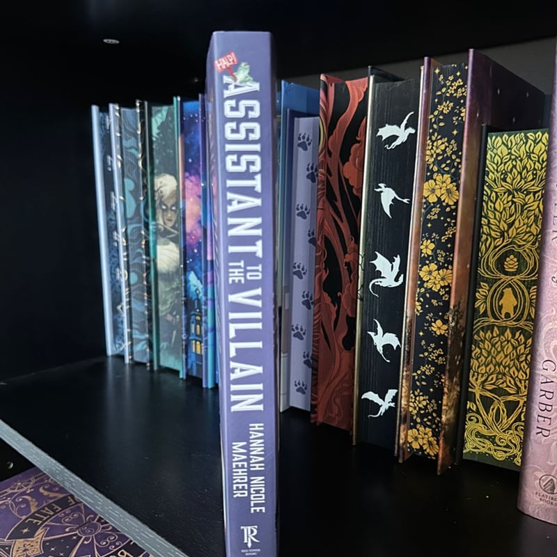 Assistant to the Villain by Hannah Nicole Maehrer, Paperback | Pangobooks