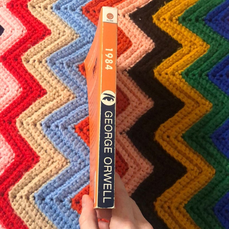 1984 by George Orwell, Paperback | Pangobooks