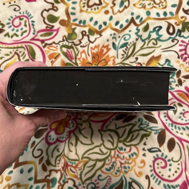 Fourth Wing, limited Holiday release, red cover, bonus chapters by ...