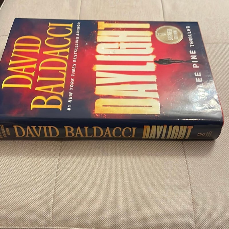 Daylight by David Baldacci, Hardcover | Pangobooks
