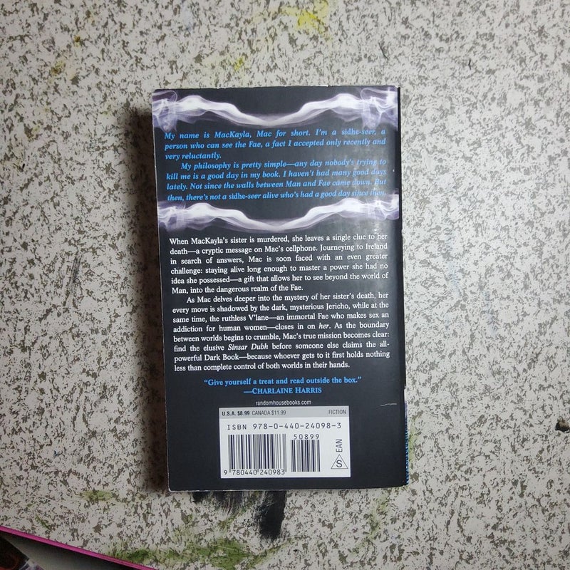 Darkfever by Karen Marie Moning, Paperback | Pangobooks