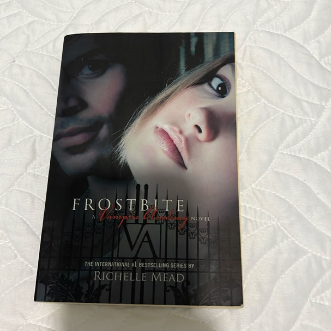 Frostbite by Richelle Mead, Paperback | Pangobooks