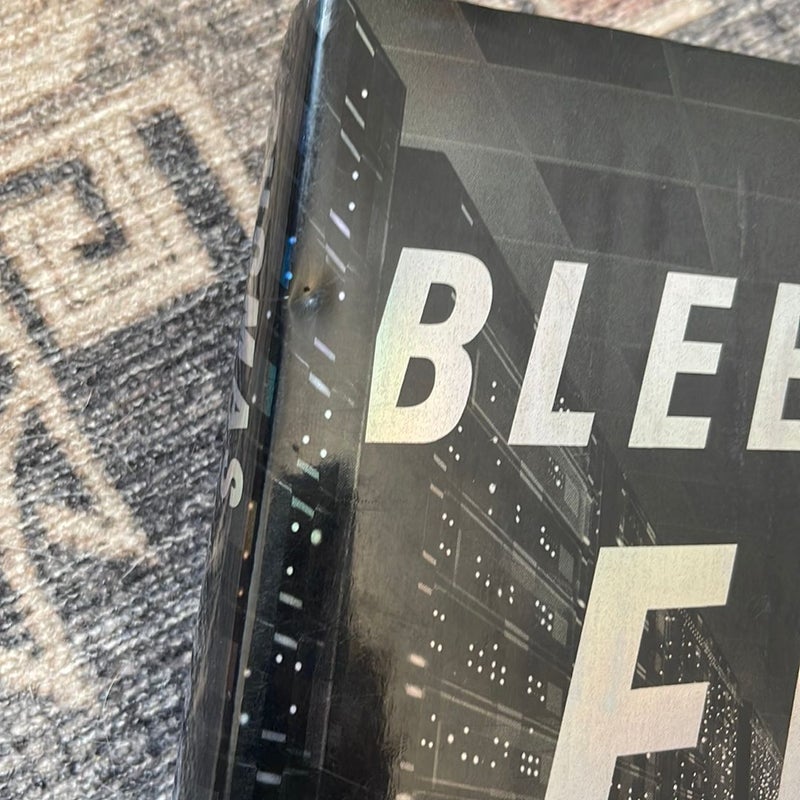 Bleeding Edge by Thomas Pynchon, Hardcover | Pangobooks