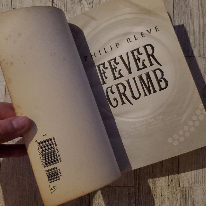 Fever Crumb by Philip Reeve, Paperback | Pangobooks