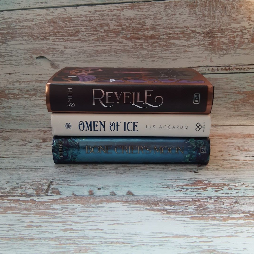 OwlCrate signed 3-book bundle: Revelle / Omen of Ice / Bone Crier's ...