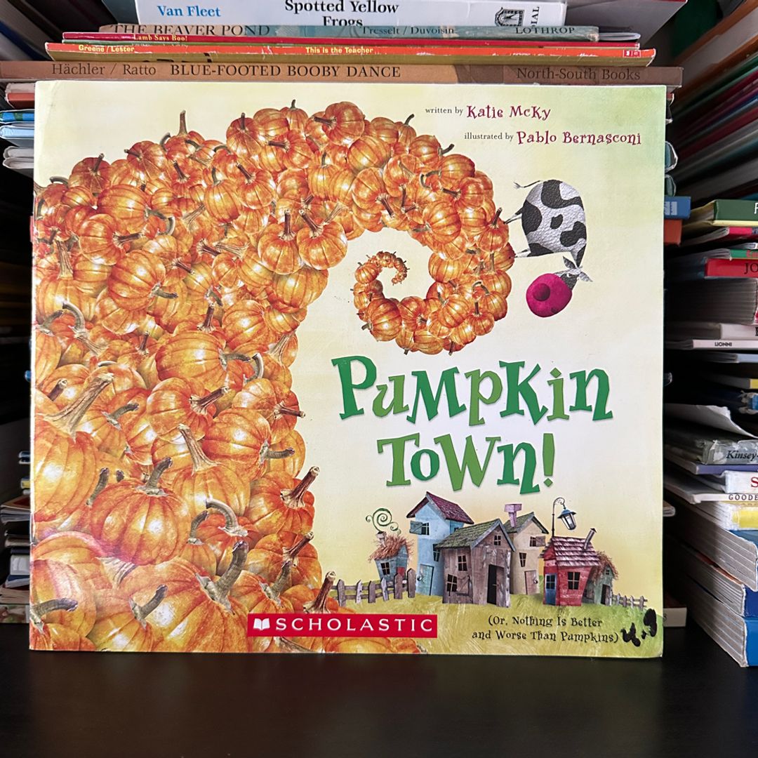 Pumpkin Town! by Katie McKy, Paperback | Pangobooks