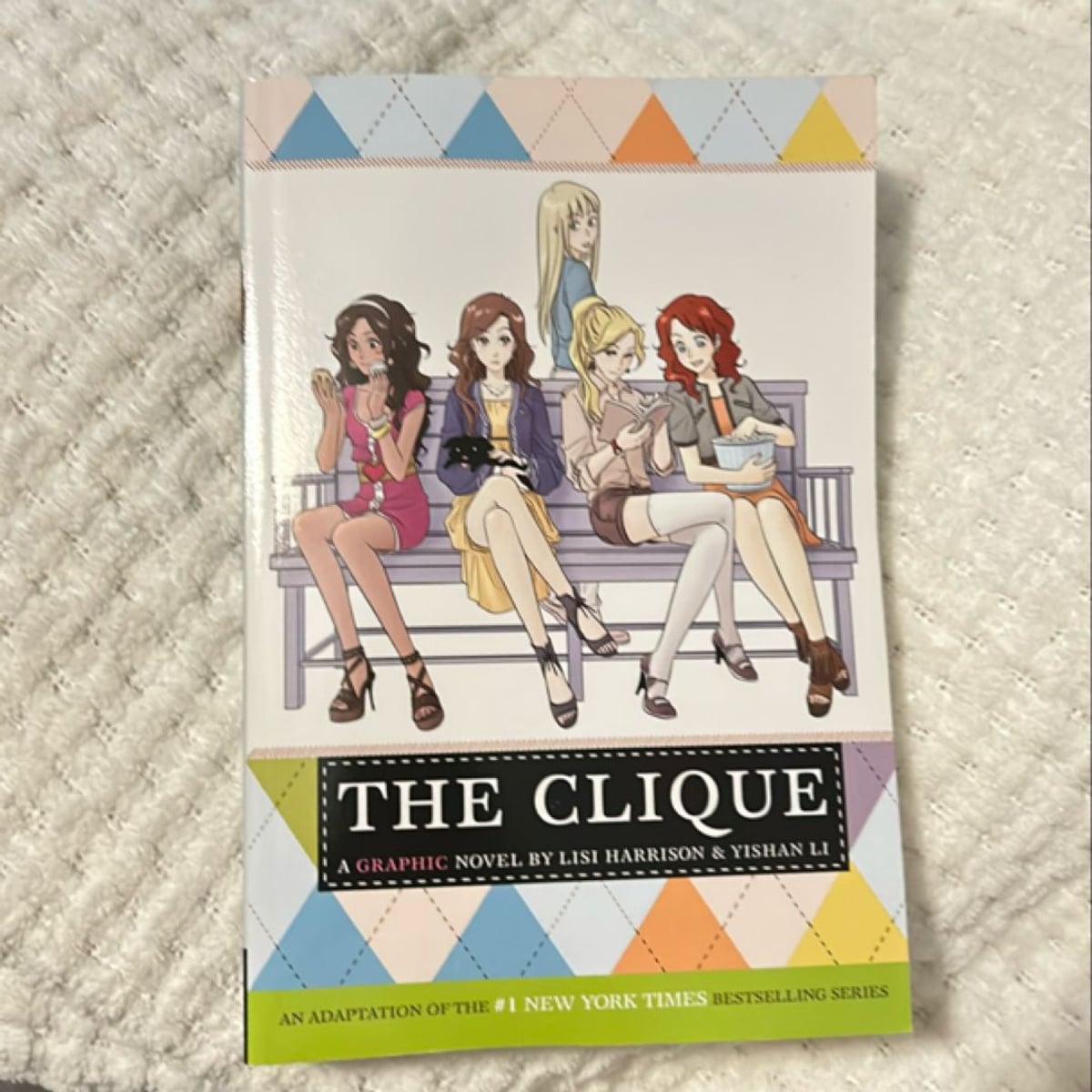 The Clique by Lisi Harrison and Yishan Li, Paperback | Pangobooks