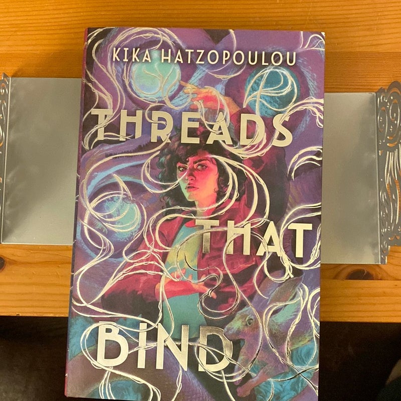 Threads That Bind by Kim’s Hatzopoulou, Hardcover | Pangobooks
