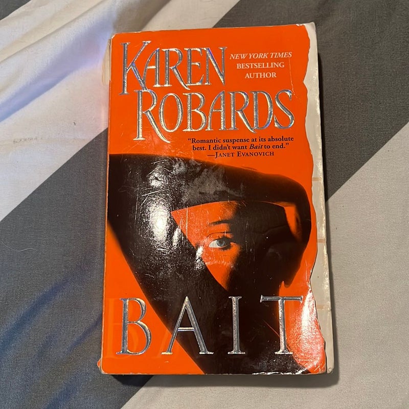 Bait by Karen Robards, Paperback | Pangobooks