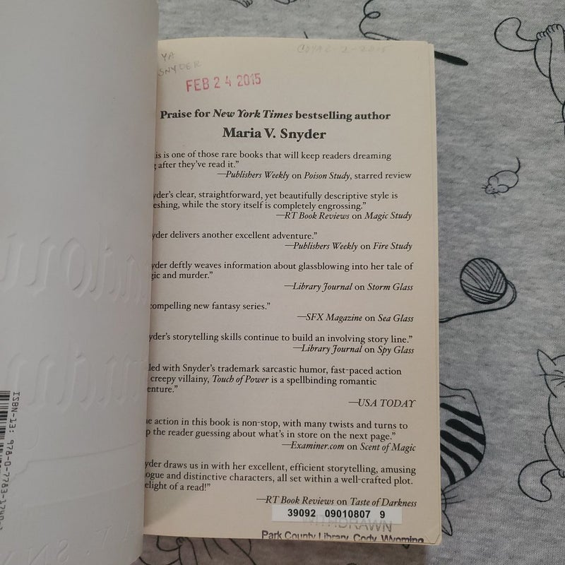 Shadow Study by Maria V. Snyder, Paperback | Pangobooks