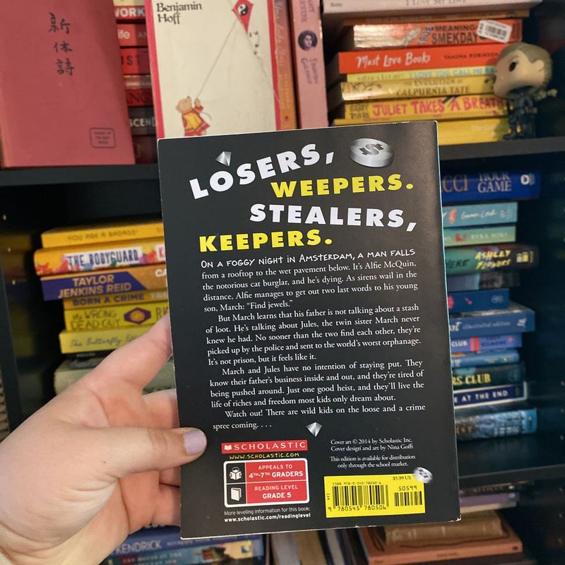 Loot by Jude Watson, Paperback | Pangobooks