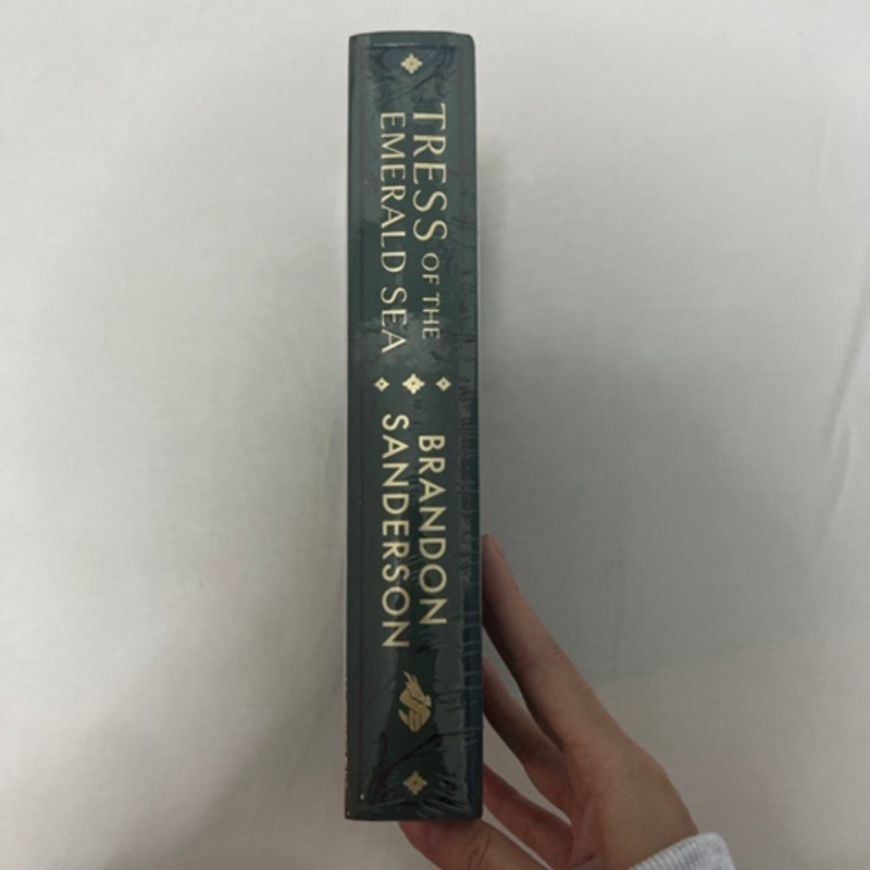 Tress of the Emerald Sea by Brandon Sanderson, Hardcover | Pangobooks