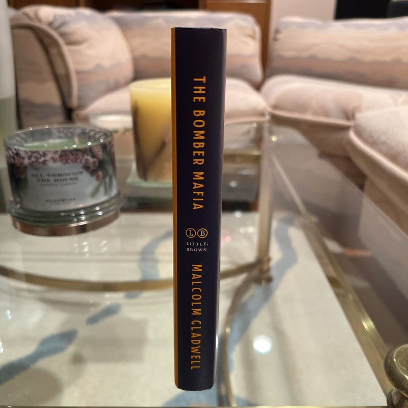 The Bomber Mafia by Malcolm Gladwell, Hardcover | Pangobooks