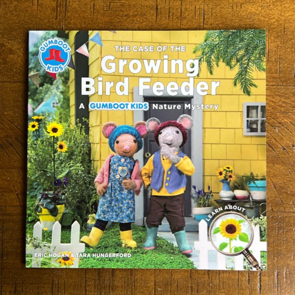 The Case of the Growing Bird Feeder by Eric Hogan, Tara Hungerford