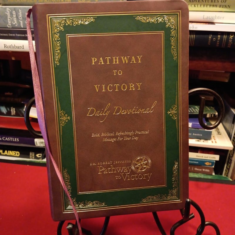 Pathway to Victory daily Devotional (leather cover) by Robert Jeffpress ...
