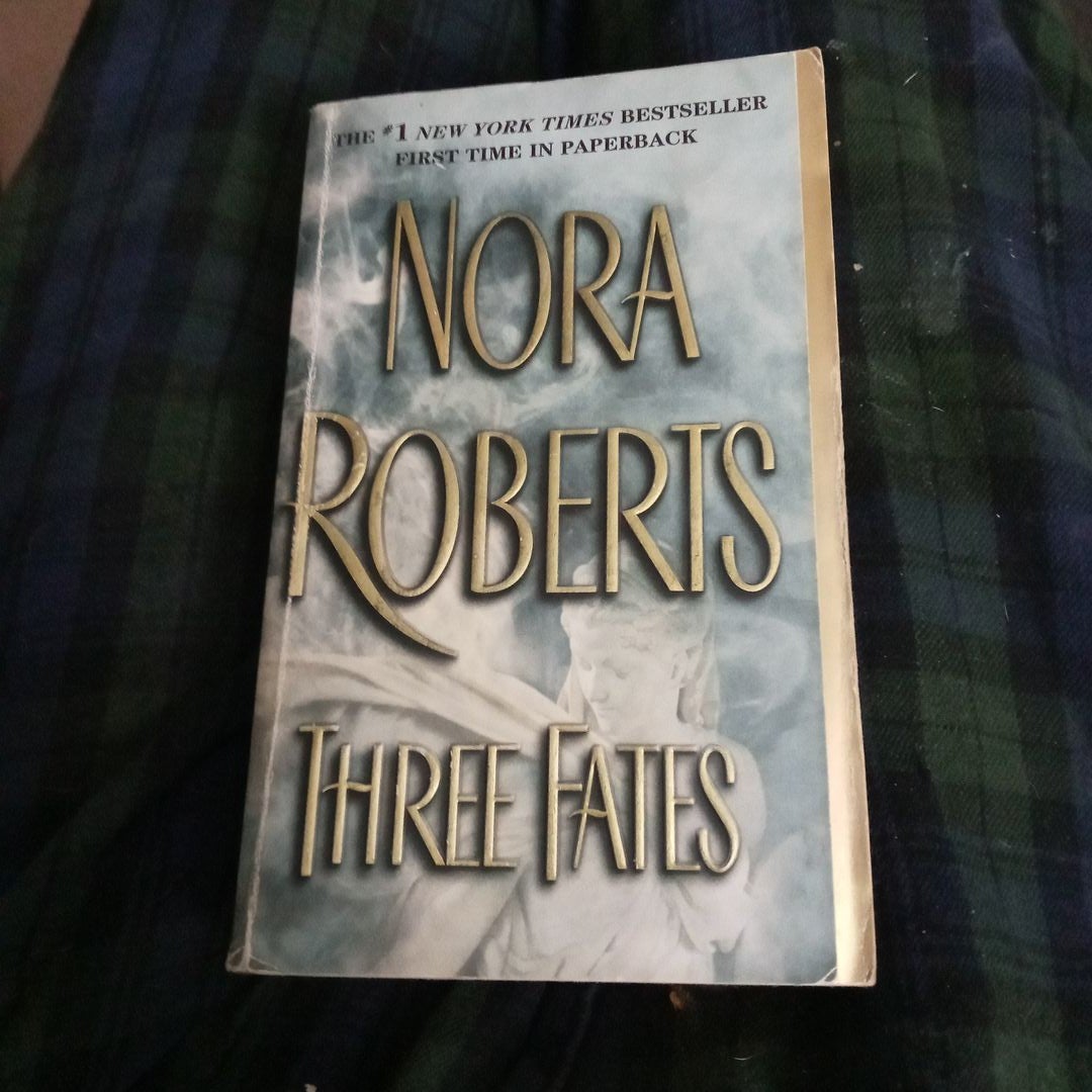 Three Fates by Nora Roberts, Paperback | Pangobooks