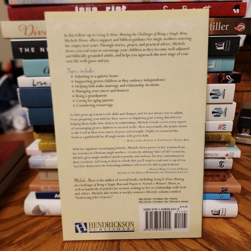 Still Going It Alone by Michele Howe, Paperback | Pangobooks