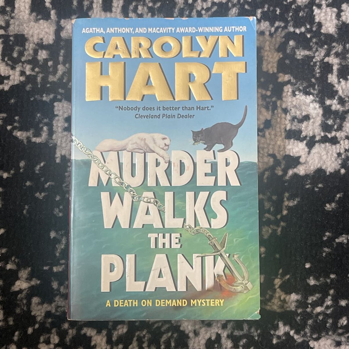 Murder Walks The Plank by Carolyn Hart, Paperback | Pangobooks