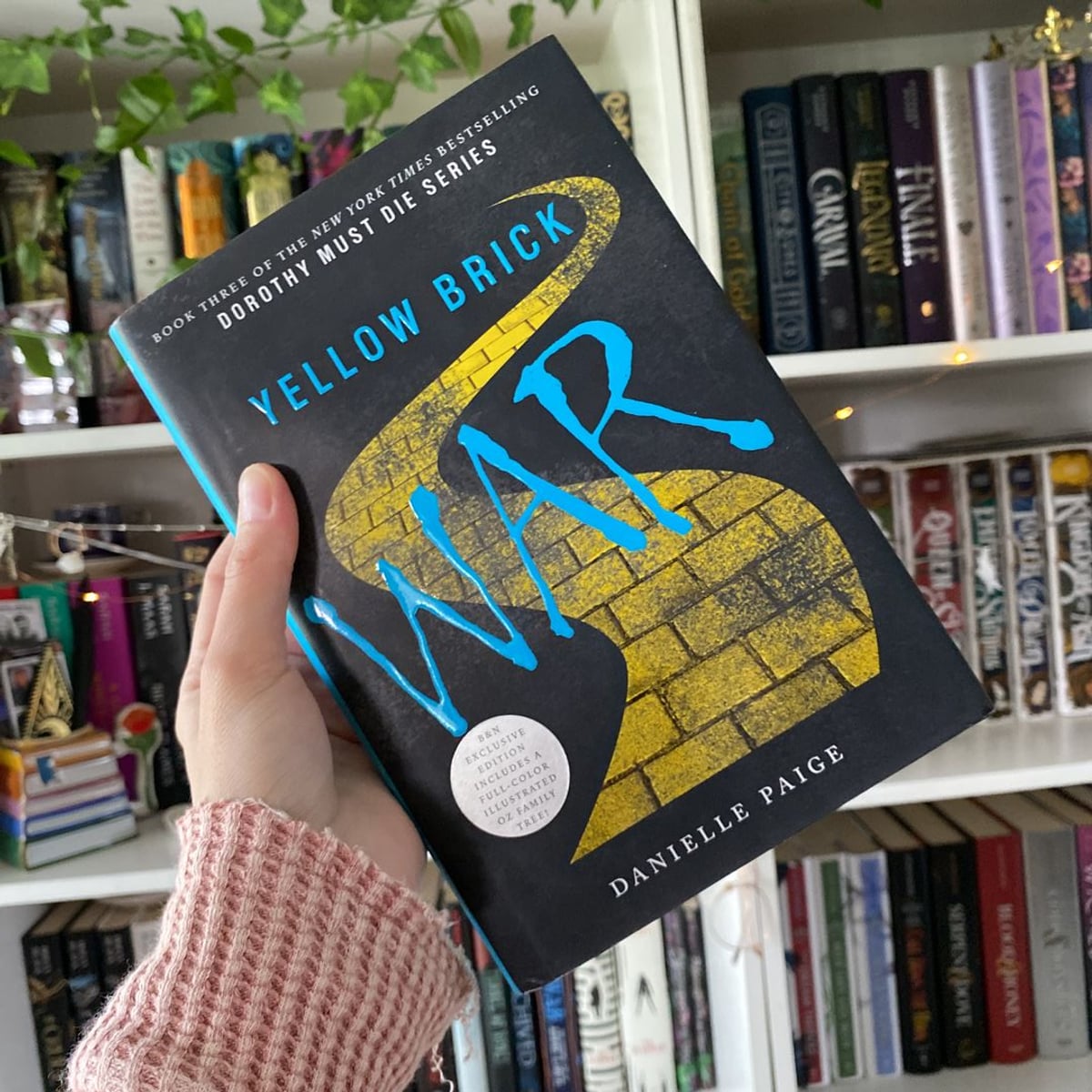 Yellow Brick War by Danielle Paige