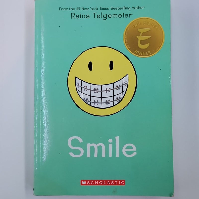 Smile by Raina Telgemeier, Paperback | Pangobooks