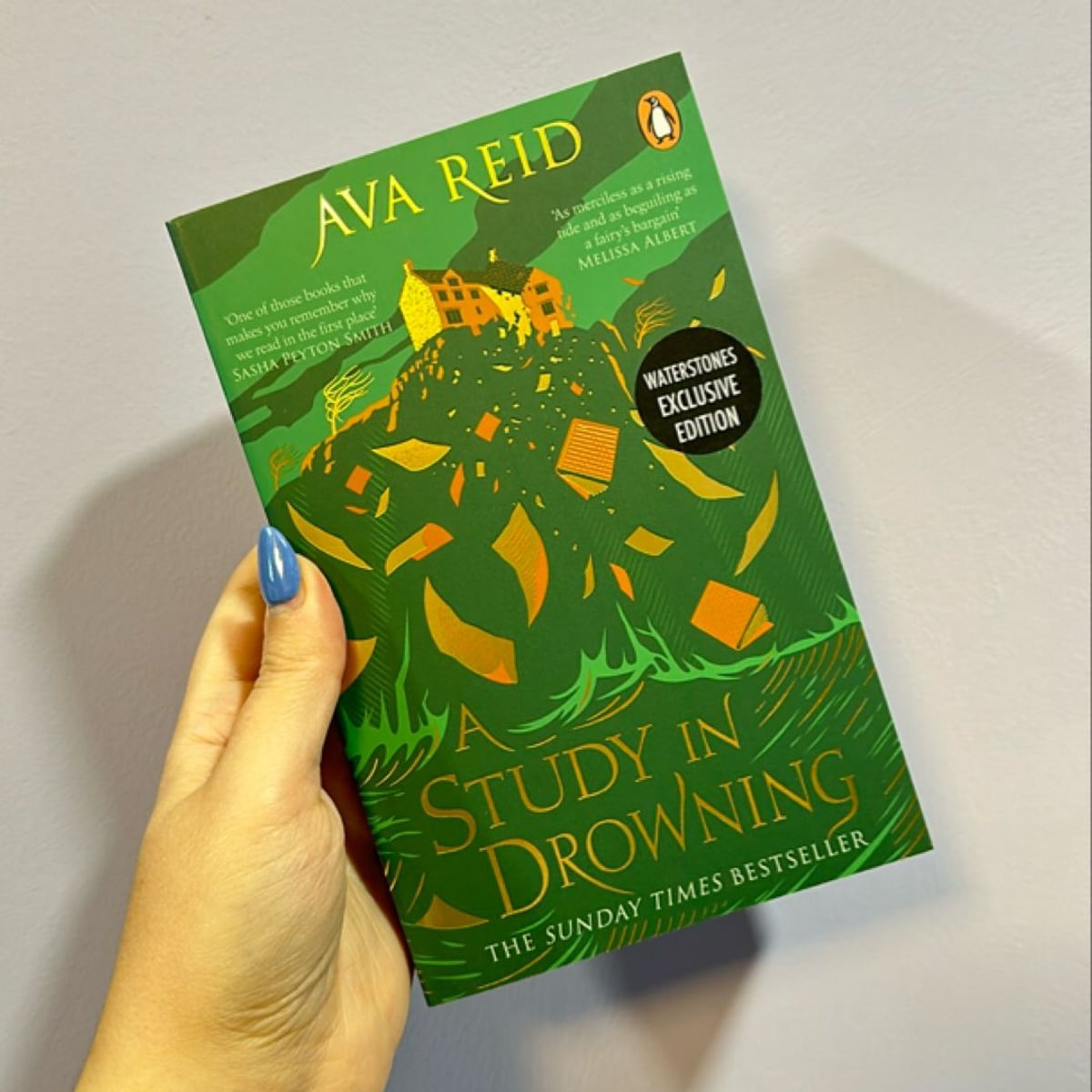 A Study in Drowning Waterstones Edition by Ava Reid, Paperback | Pangobooks