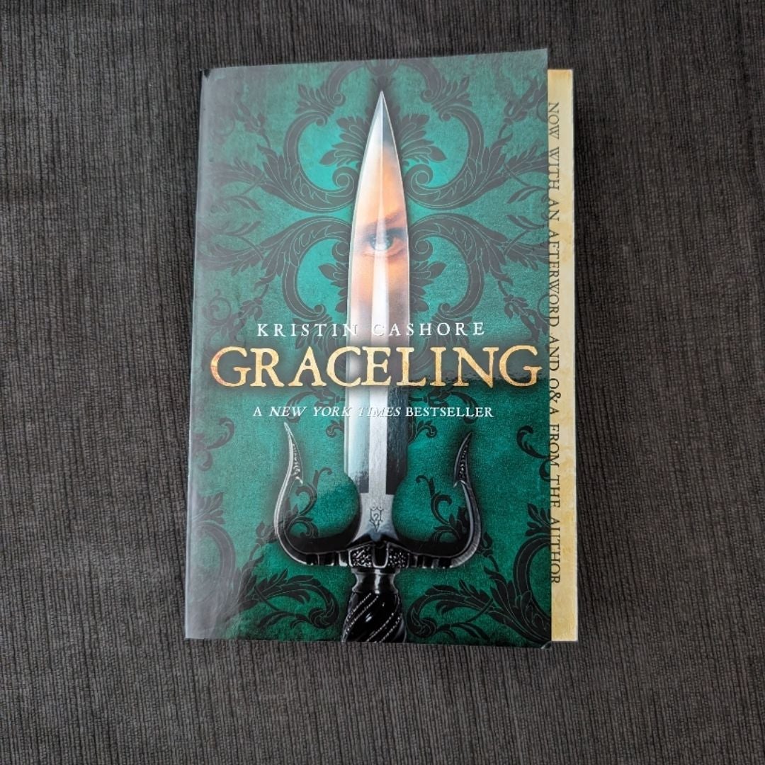 Graceling by Kristin Cashore, Paperback | Pangobooks