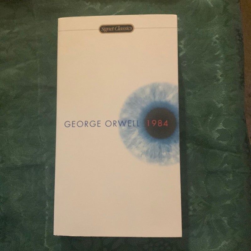 1984 by George Orwell, Paperback | Pangobooks
