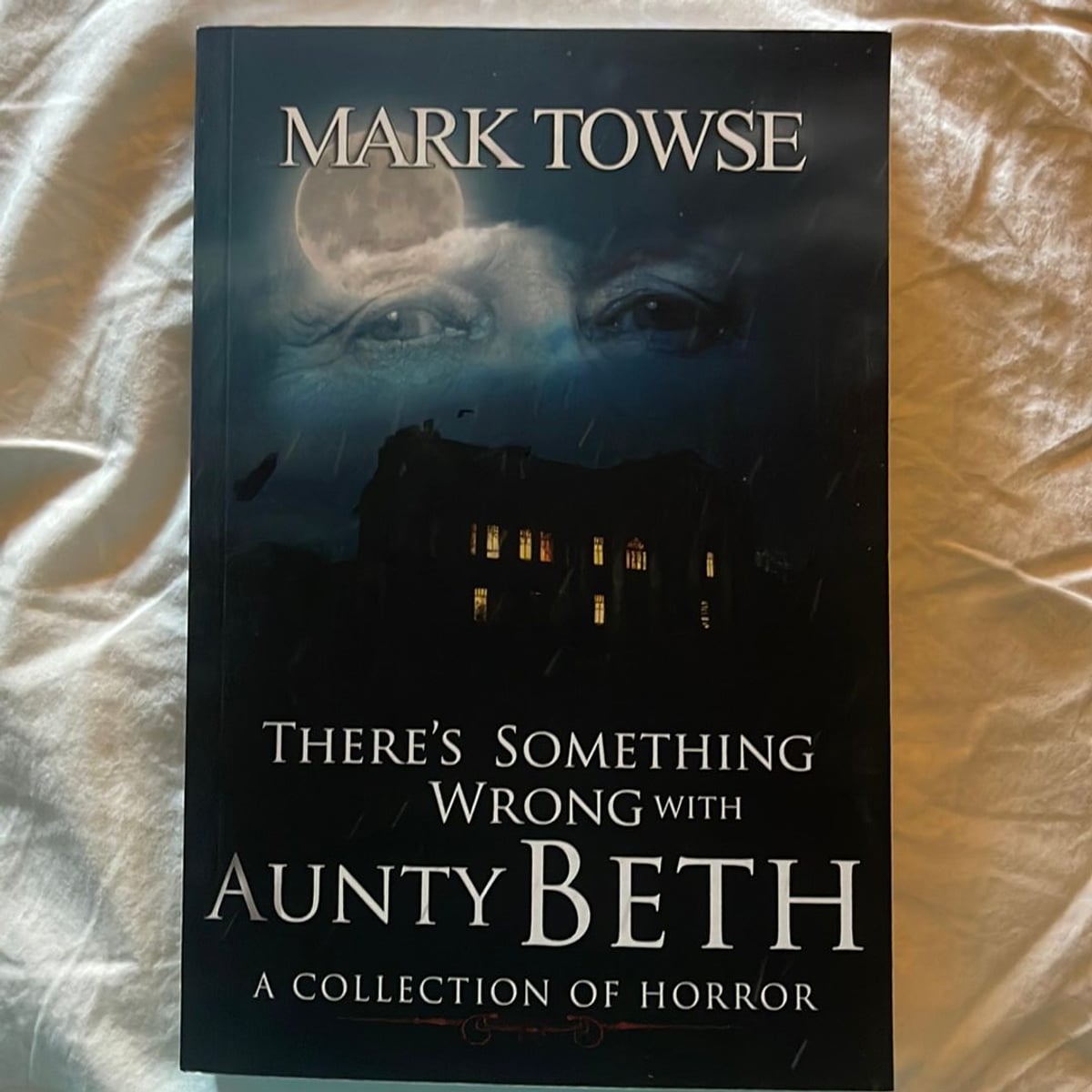 There's Something Wrong with Aunty Beth by Mark Towse, Paperback ...