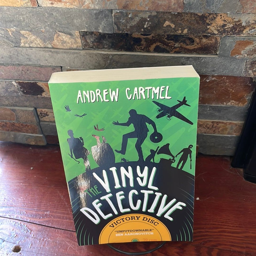 Vinyl Detective - Victory Disc by Andrew Cartmel, Paperback | Pangobooks