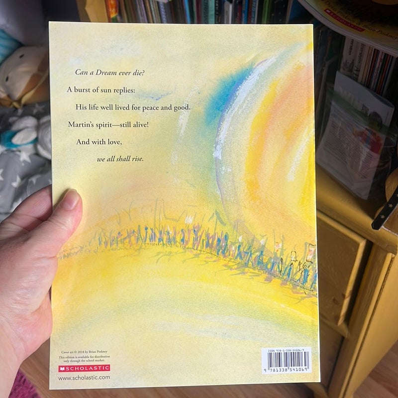 Martin Rising by Andrea Davis Pinkney, Paperback | Pangobooks