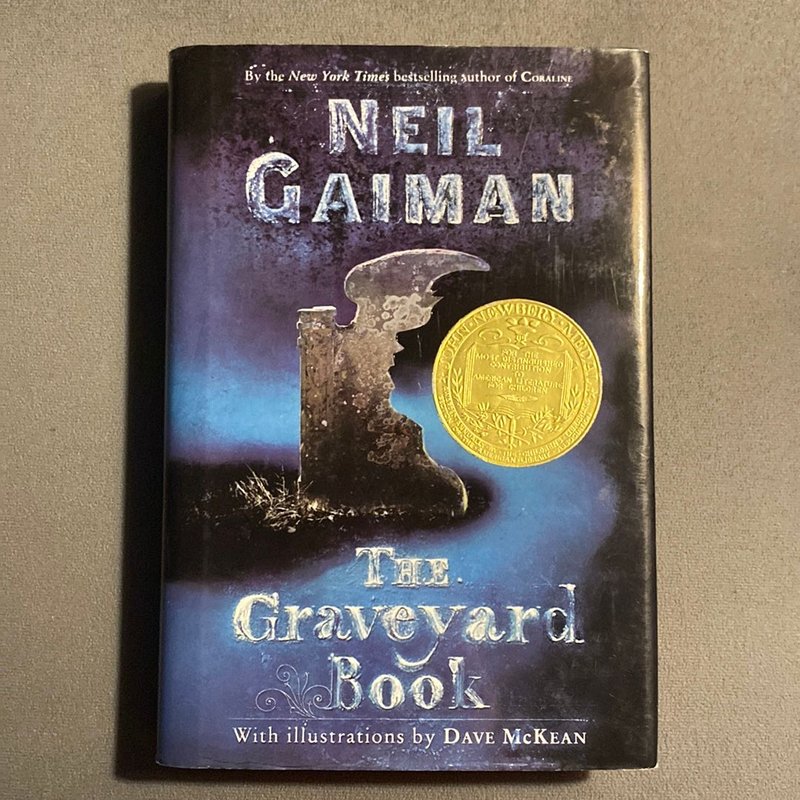 The Graveyard Book by Neil Gaiman, Hardcover | Pangobooks