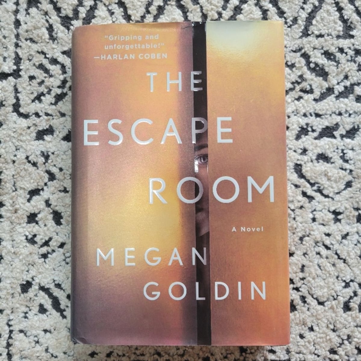 The Escape Room (poor condition) by Megan Goldin, Hardcover | Pangobooks