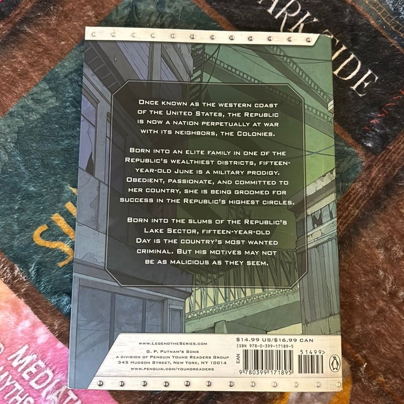 Legend: the Graphic Novel by Marie Lu, Paperback | Pangobooks