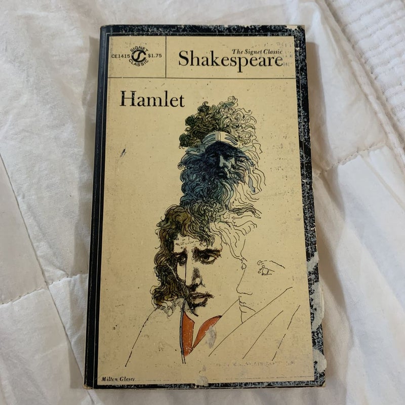 Hamlet by William Shakespeare, Paperback | Pangobooks