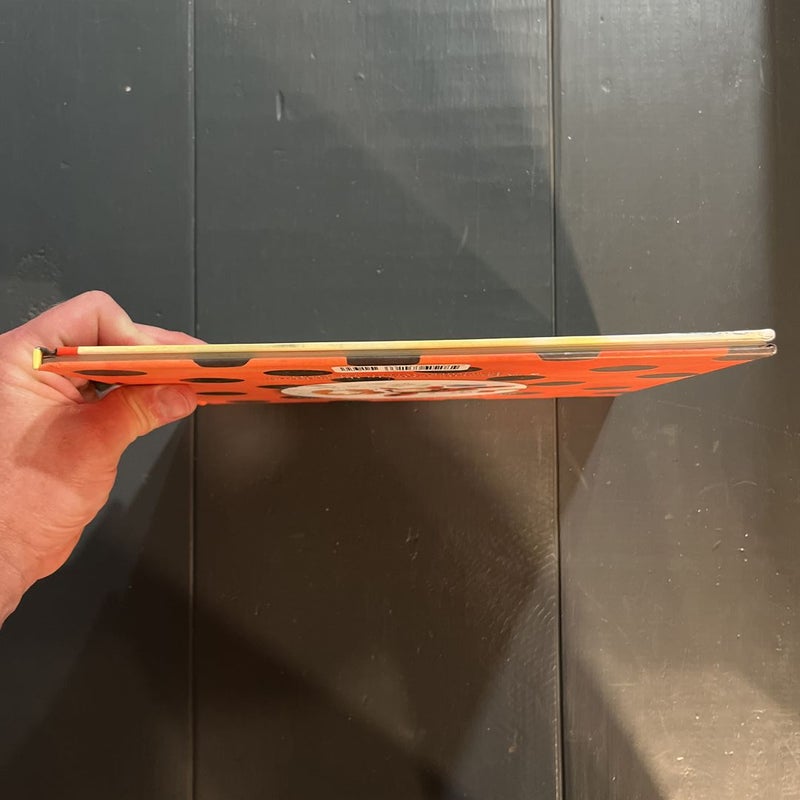 Ladybug Girl at the Beach by Jacky Davis, Hardcover | Pangobooks