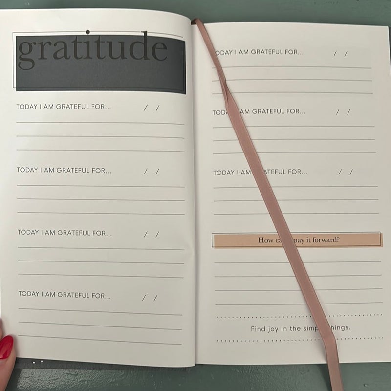 The Gratitude Journal by Paper Peony Press