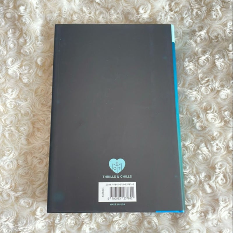 When the Stars Go Dark by Paula McLain, Hardcover | Pangobooks