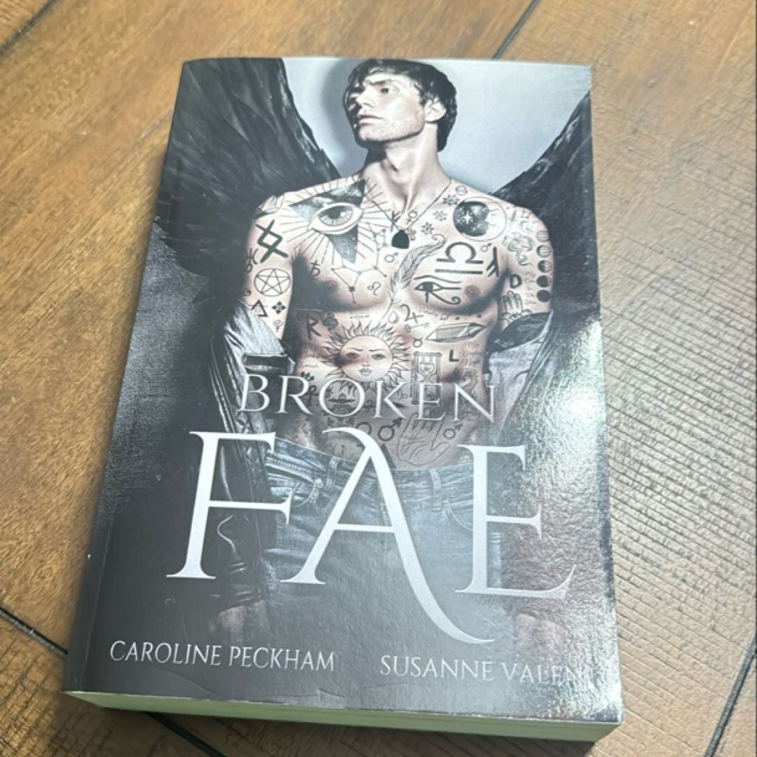 Broken Fae by Caroline Peckham, Susanne Valenti