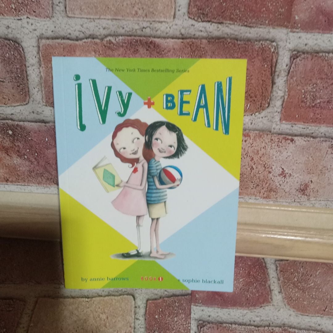 Ivy + Bean by Sophie Blackall, Paperback | Pangobooks