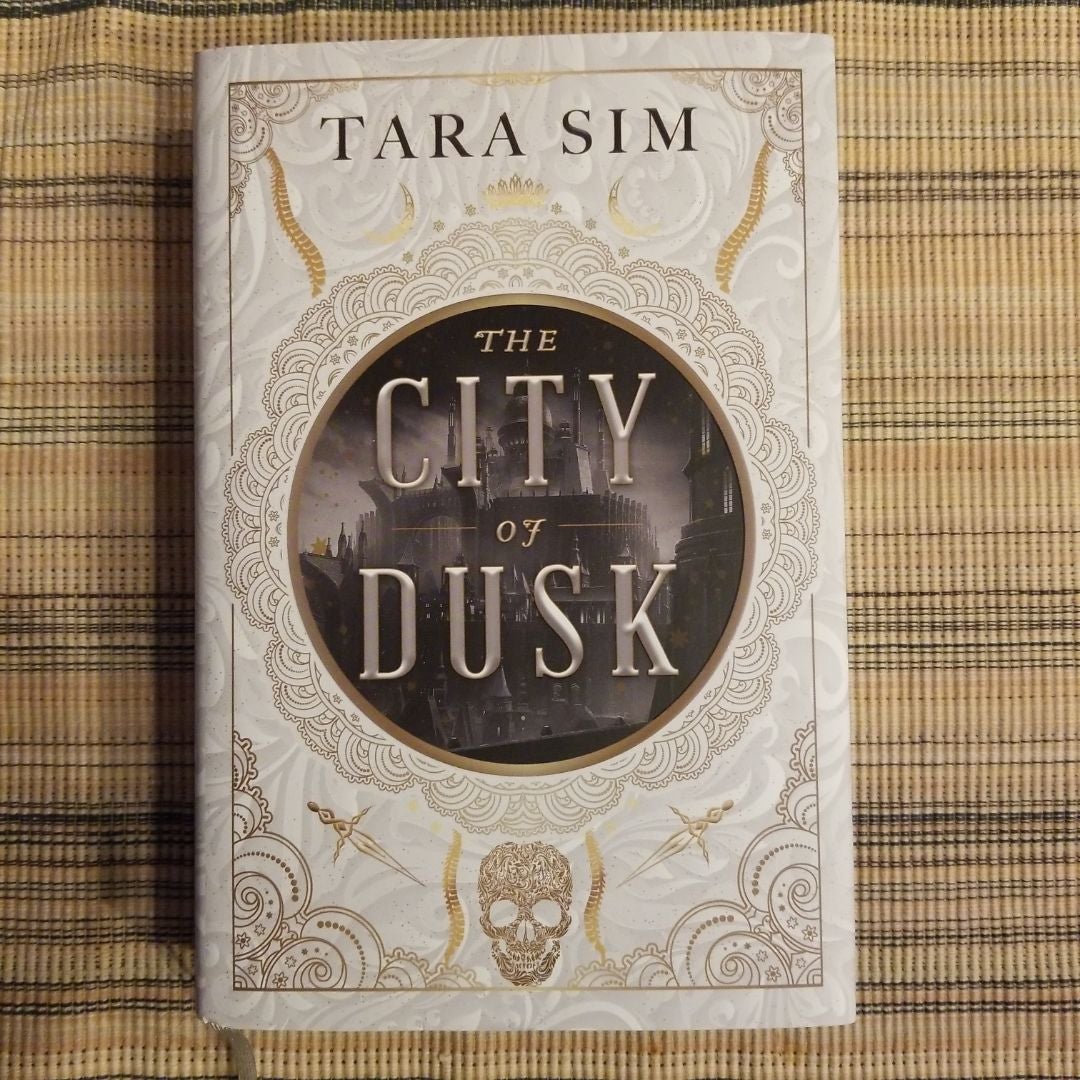 The City of Dusk by Tara Sim, Hardcover | Pangobooks