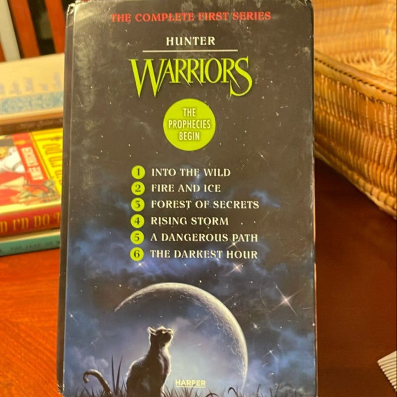 Warriors Box Set: Volumes 1 To 6 by Erin Hunter