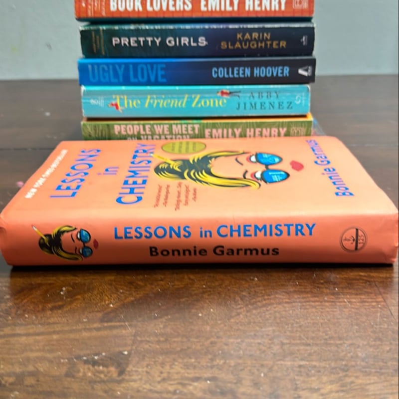 Lessons in Chemistry by Bonnie Garmus, Hardcover | Pangobooks