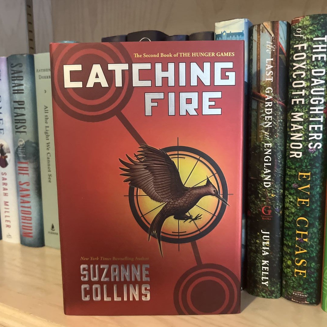Catching Fire by Suzanne Collins, Hardcover | Pangobooks