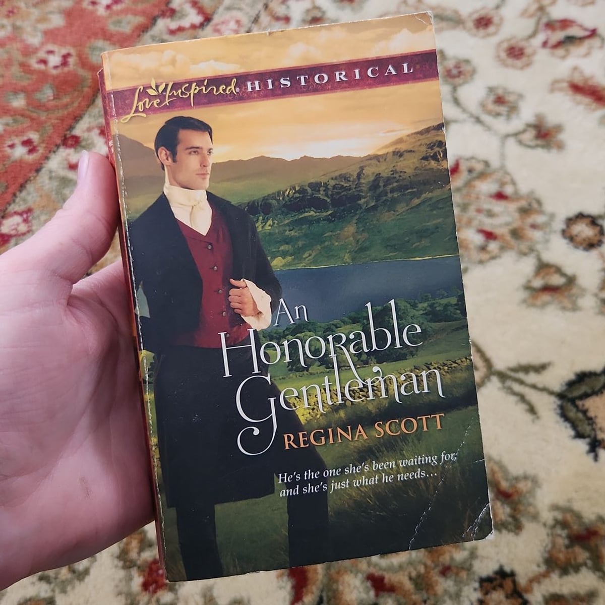 An Honorable Gentleman by Regina Scott