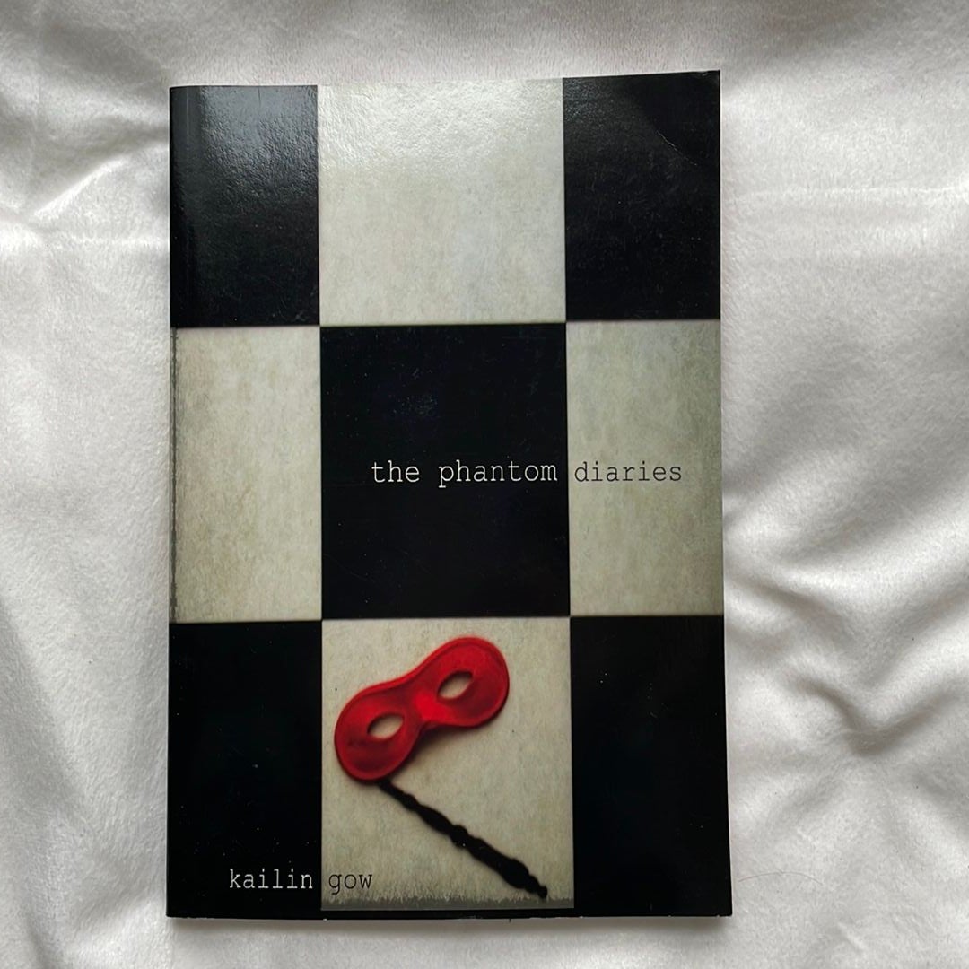 The Phantom Diaries by Kailin Gow