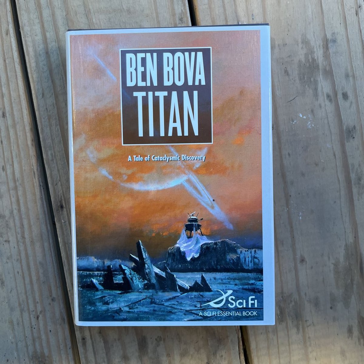 Titan by Ben Bova, Hardcover | Pangobooks