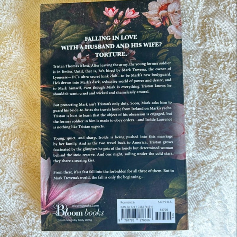 Salt Kiss by Sierra Simone, Paperback | Pangobooks