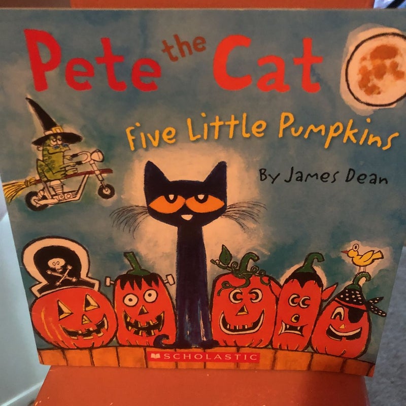 Pete the cat five little pumpkins by James Dean, Paperback | Pangobooks
