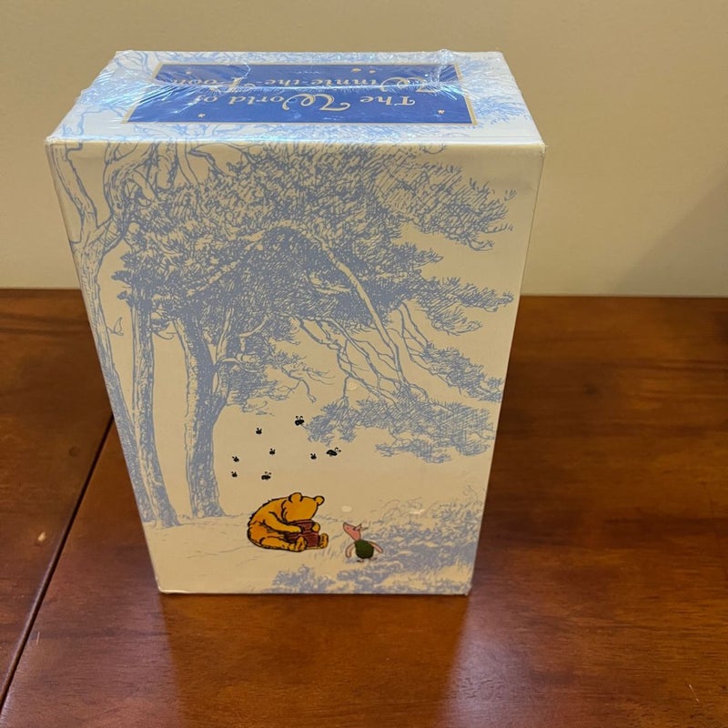 Winnie the Pooh Deluxe Gift Box by Alan Alexander Milne